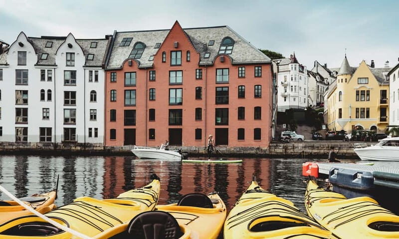 City walk in Ålesund: Art Nouveau, sea views, and insider tips