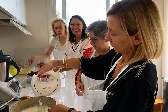 Croix Rousse Market & Rooftop Cooking Class in Lyon