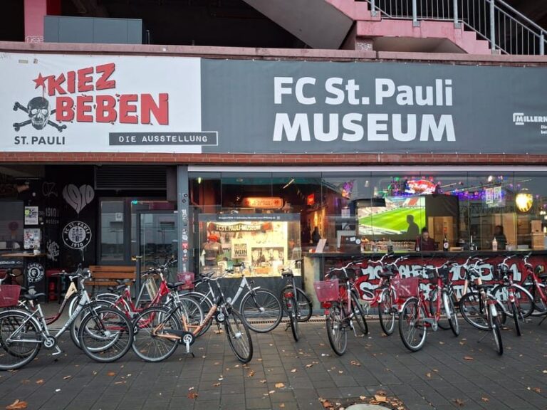 Downtown, Alster & Creative Neighborhoods by Bike - What Makes This Tour Stand Out?
