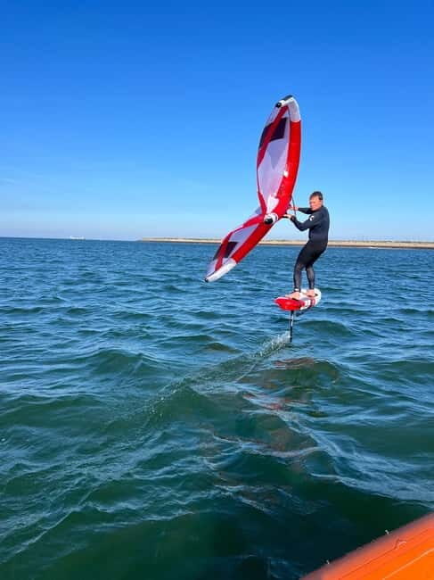 Dublin: Wingfoiling Lesson in Dun Laoghaire