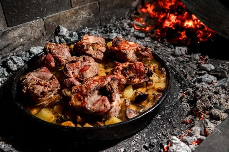 Dubrovnik: Croatian family style peka dining
