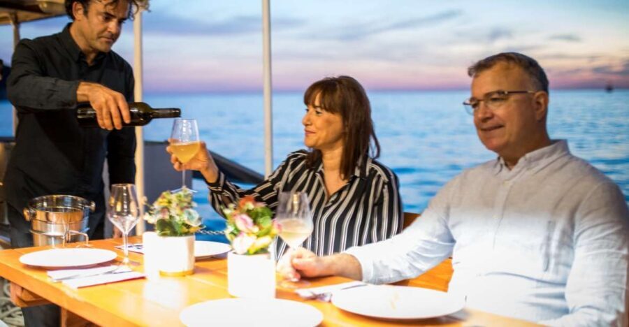 Dubrovnik: Sunset Dinner Cruise around the Old Town