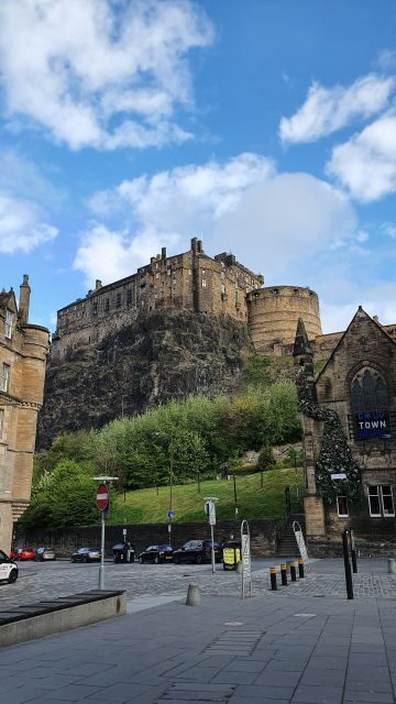 Edinburgh Castle: Highlights Tour with Tickets, Map & Guide