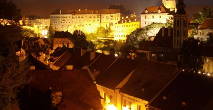 eský Krumlov: Night Walking Tour with a Professional Guide
