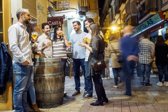 Evening traditional tapas walking tour in old Zaragoza center