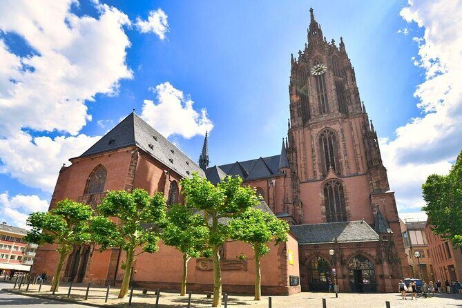 Explore Frankfurt in 60 minutes with a Local