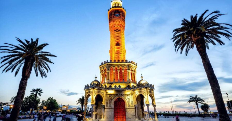 From Cesme: Private Izmir City & Agora Tour with Lunch