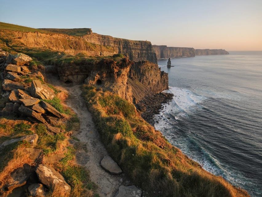 From Dublin: Cliffs of Moher, Boat Tour & Aillwee Cave