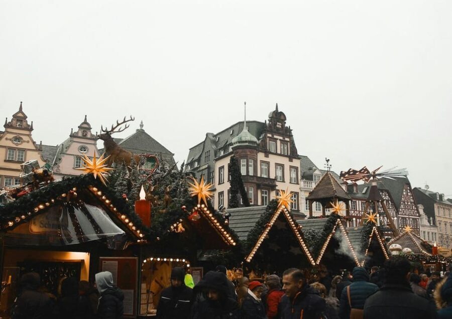 From Prague: Vienna Christmas Market Private Tour