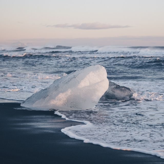From Reykjavik: Glacier Lagoon Boat Ride, Diamond Beach Tour