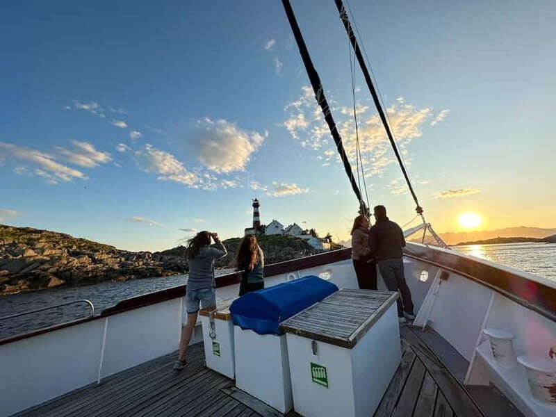 From Svolvær: Private Midnight Sun Yacht Cruise in Lofoten