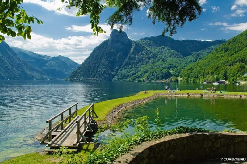 From Vienna/Bratislava: Wachau, Melk, Salzburg Full-Day Tour