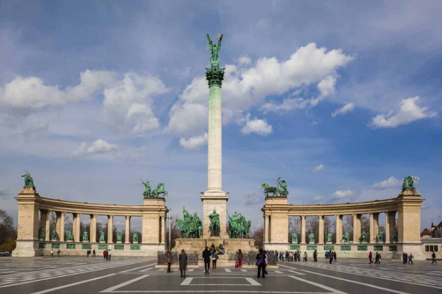Full-Day Private Trip from Vienna to Budapest