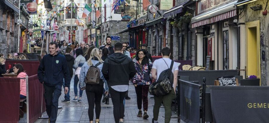 Galway City: Guided 1.5-Hour Walking Tour