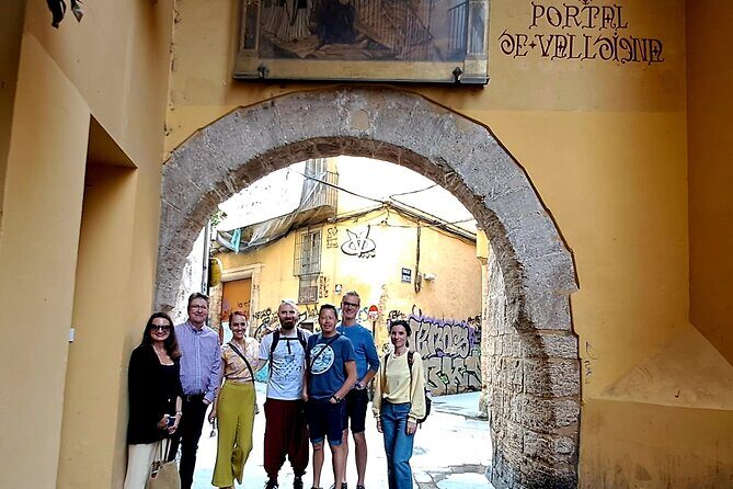Genuine Valencian tapas tour with a pinch of History