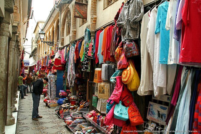 Granada and Albaicin: Wine and Tapas Tour