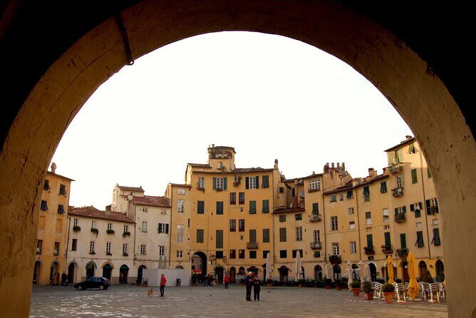 Guided Tour of Lucca by E-bike or City bike - What Travelers Have Said