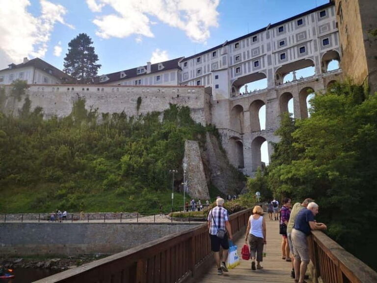 Hallstatt: Transfer to Prague via Cesky Krumlov with Tour - What Reviewers Say