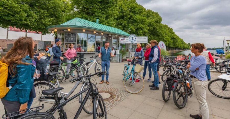 Hannover: Guided Bike Tour for Foodies with Tastings