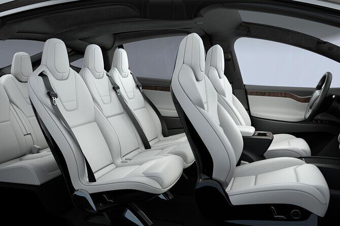 Honolulu by yourself by Luxury Sedan - 4 hrs disposal - Experience and What to Expect