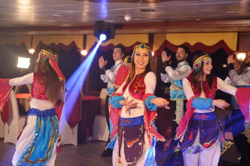 Istanbul Bosphorus: Dinner Cruise & Folklore & Belly Dance