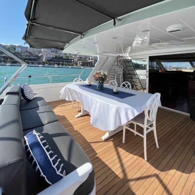 Istanbul: Sunset or Day Small-Group Yacht Cruise with Snacks