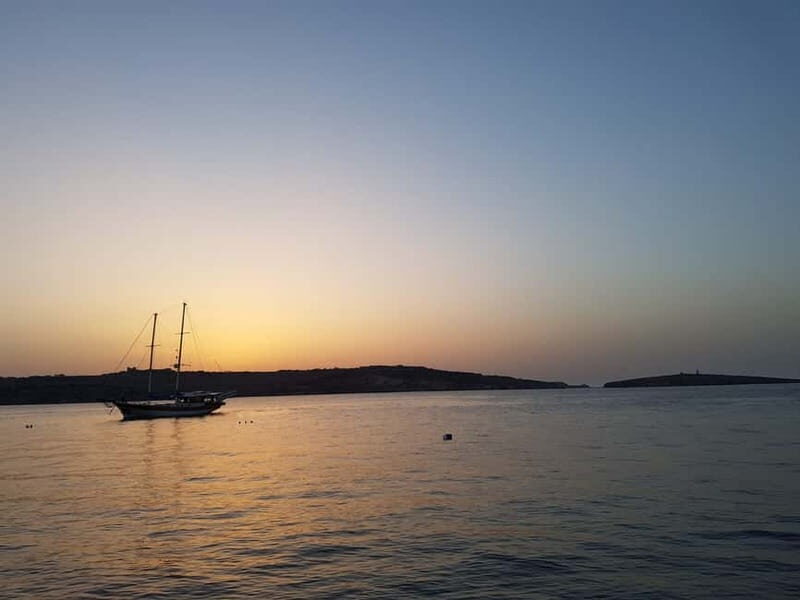 Late afternoon cruise to the Blue Lagoon and seacaves