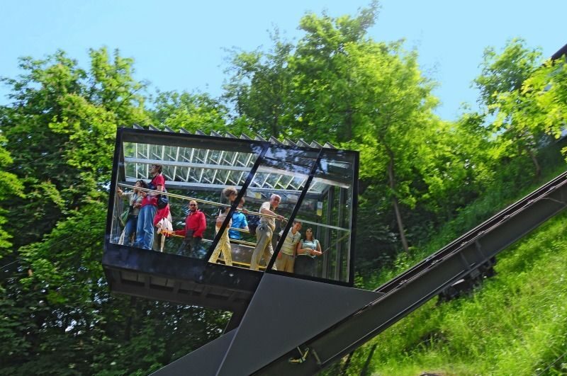 Ljubljana: Guided Walk & Funicular Ride to Ljubljana Castle