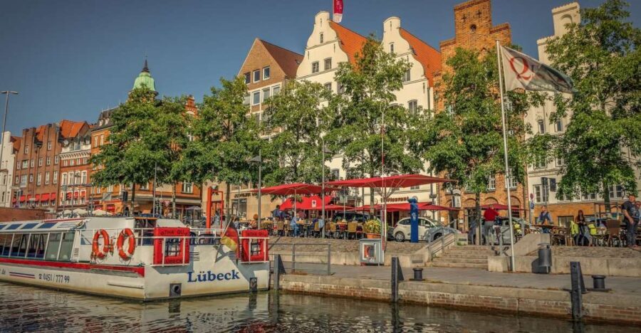 Lübeck: Private Historical and Architectural Walking Tour