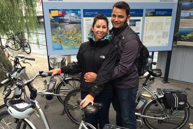 Panoramic E-Bike Tour with a Lake Cruise