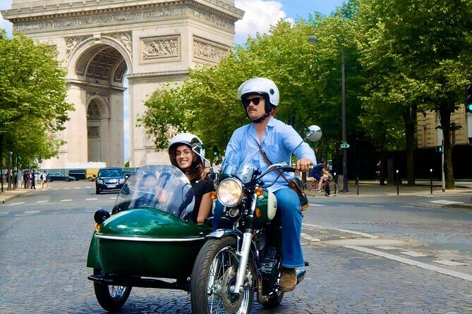 Paris: Private Vintage Sidecar Tour with Pick-Up at your Hotel - The Itinerary: From Eiffel Tower to Montmartre