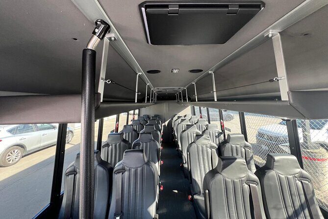 Pearson Airport to Niagara and Vice Versa 24 Passengers Minibus - What Does the Journey Look Like?