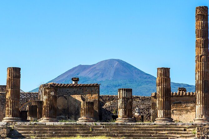 PompeiI Exclusive Tour with your Archaeologist in a Small Group