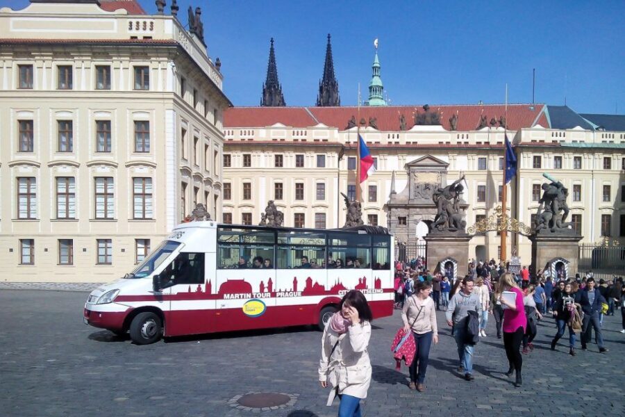 Prague: Historic City Center Bus Tour with Top Sights