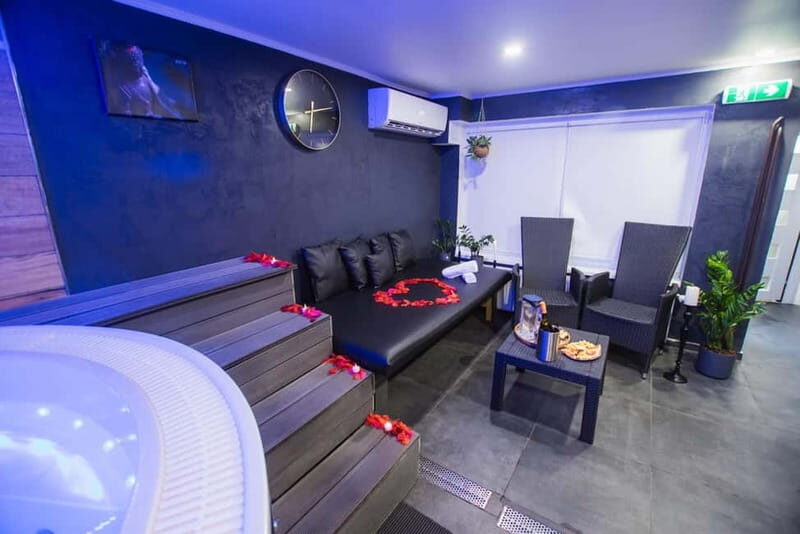 Prague: Modern Private Spa with Jacuzzi and Sauna