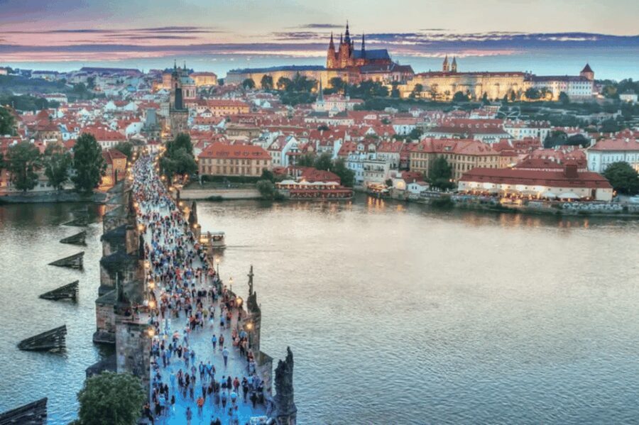 Prague's 3 Hour Winter Walking Tour and Christmas Market