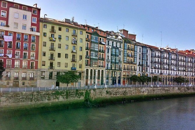 Private 4-hour Walking Tour of Bilbao with Local Guide
