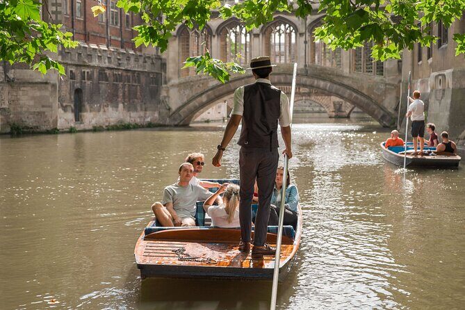 Private | Alumni-led Walking & Punting Tour w/opt King's Chapel