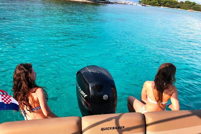 Private boat tour skippered by a local expert - fully customizable
