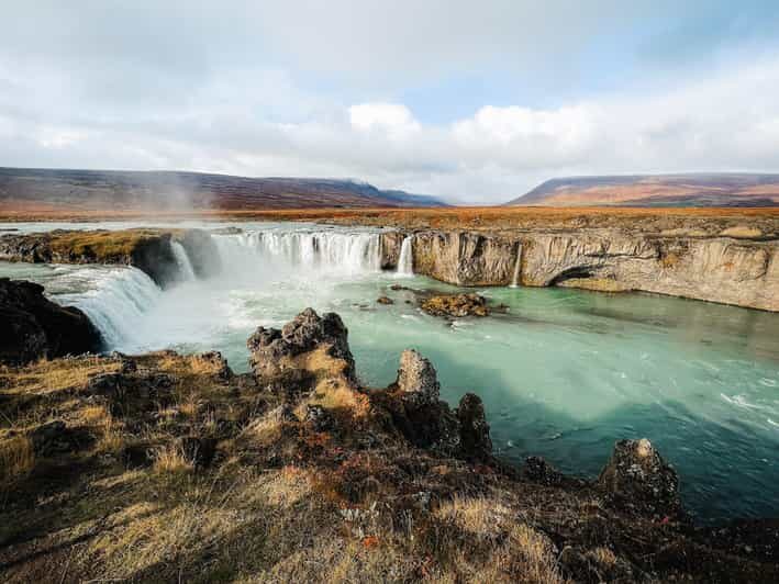PRIVATE Godafoss Waterfall, Myvatn and Baths