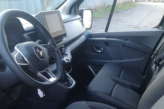 Private Limo Transfer from Beograd Airport to Belgrade downtown