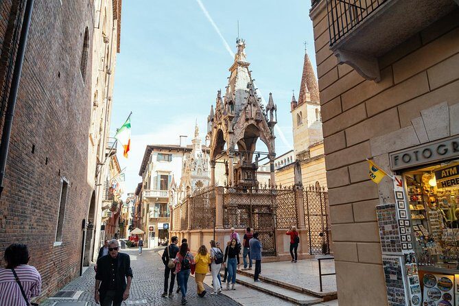 PRIVATE TOUR of Verona: Highlights & Hidden Gems With Locals & Snack Included - Practical Details