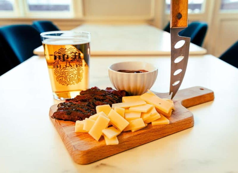 Reykjavik: Private Food and Beer Tour with a Local Guide