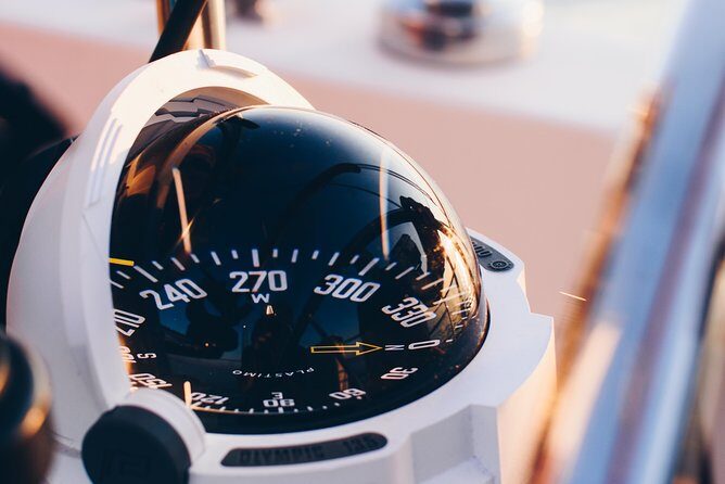 Sailing charter along the Maltese shoreline incl. Lunch and drinks
