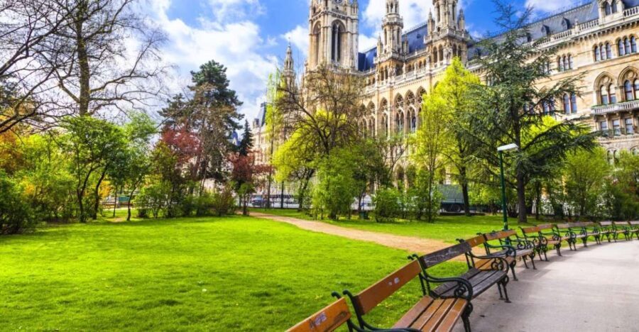 Salzburg: Vienna Full Day Private Tour with Transport