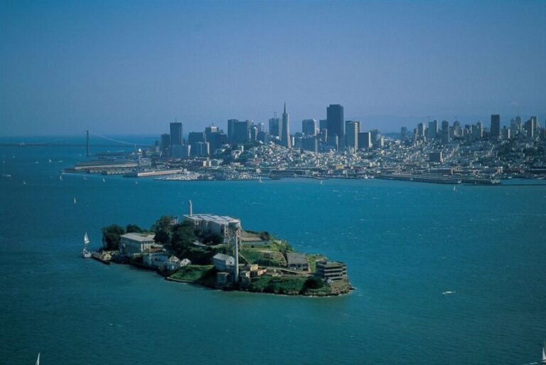 San Francisco: 2 Day Hop-On Hop-Off 20-Stop Deluxe Bus Tour - Key Points