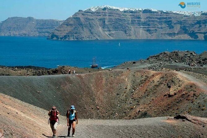 Santorini: Boat tour to Volcano, Hot Springs & Thirasia island