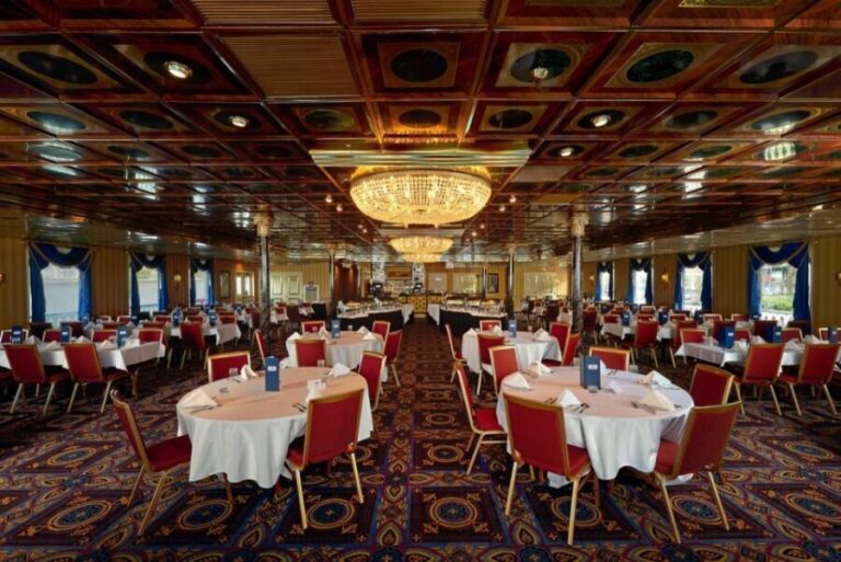 Savannah: Sightseeing Lunch Cruise - The Southerly Feast: What’s on the Menu?
