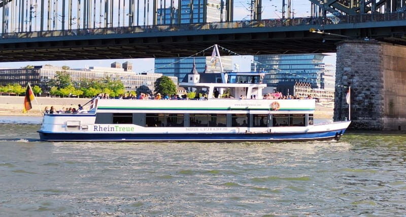 Seniors' cruise with live music on the MS RheinTreue
