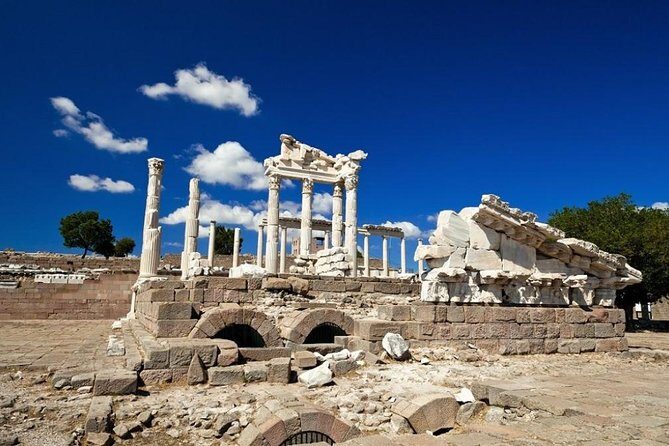 Small-Group Full Day Pergamum and Asklepion Tour from Izmir